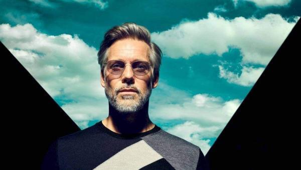 Everything you need to know about darkening lenses