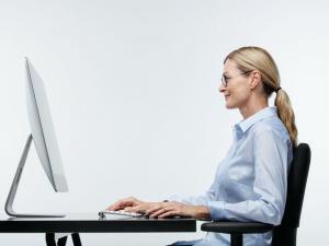 Monitor placement at work - how to protect your health